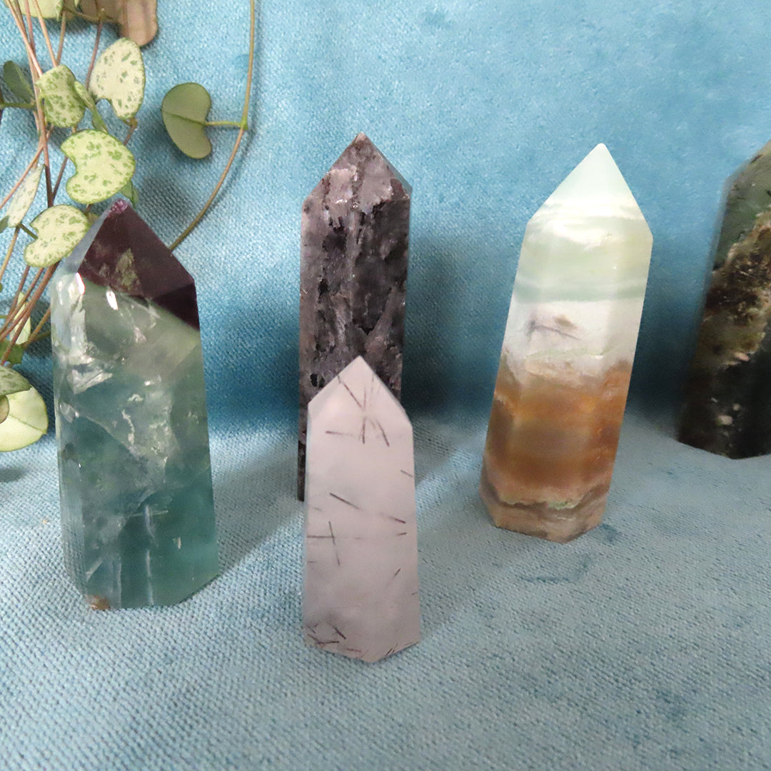 Crystal Points – The Wise Old Woman